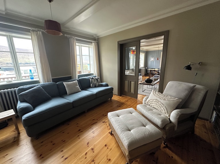 Gamla Apótekið (The Old Pharmacy) In Heart Of Akureyri - Main Apartment - Iceland