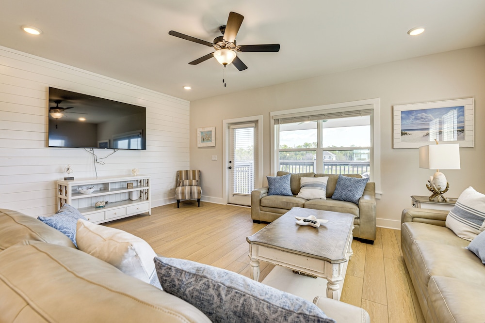 Easy Beach Access: New Pcb Retreat W/ Resort Pool! - Panama