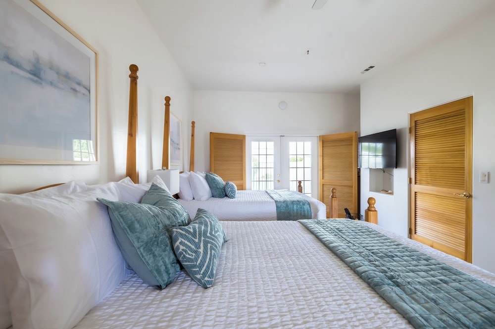 *New* Pool, Hot Tub & Pickleball-Desert Seaside Escape - St. George | Vrbo
