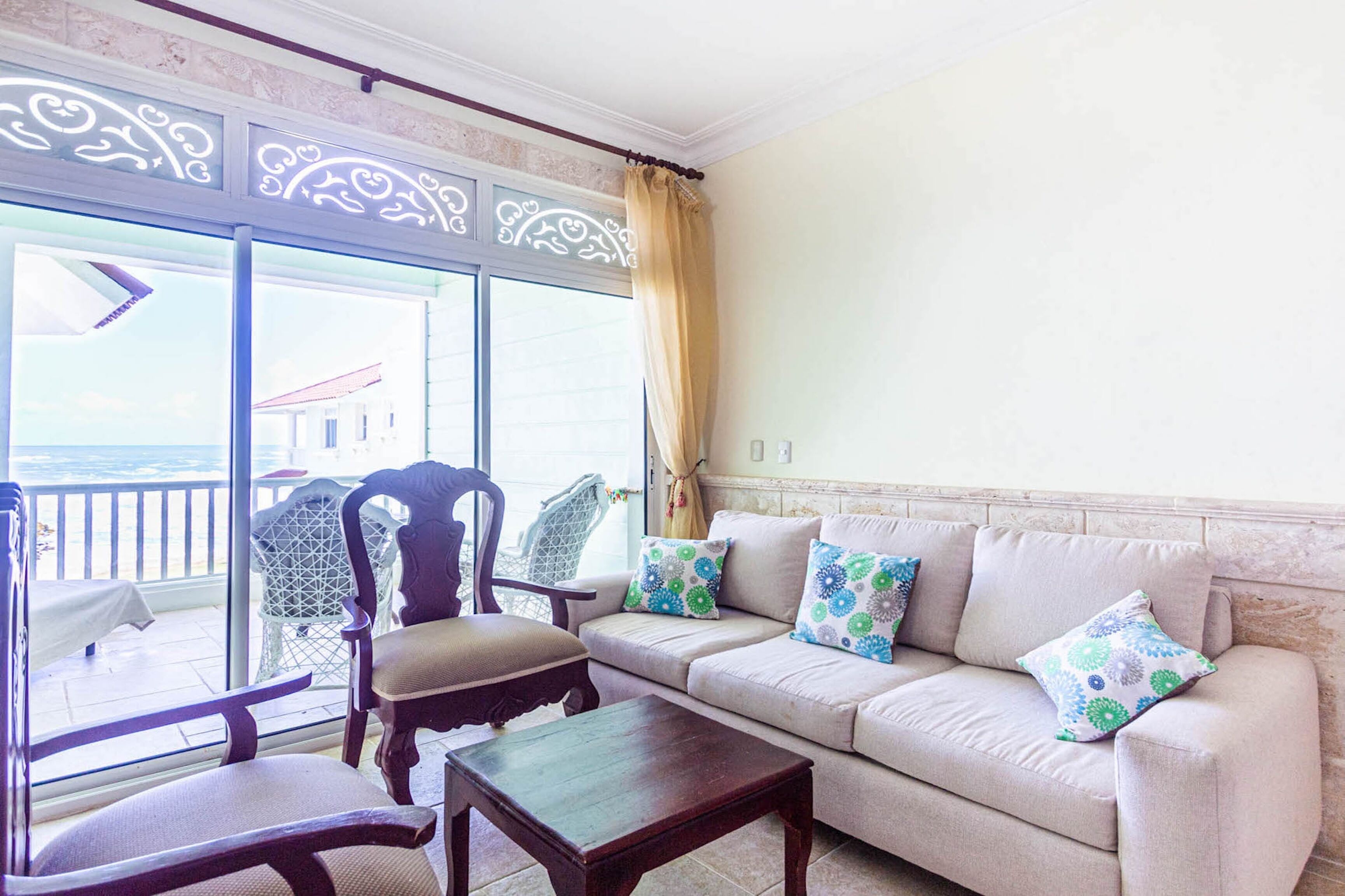 Apartamento, 1 quarto, varanda, vista para o oceano | Sala