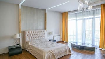 Cabana de Madeira de Luxo, lanai (alpendre havaiano), vista para a montanha | Cortinas/cortinados opacos, quartos insonorizados