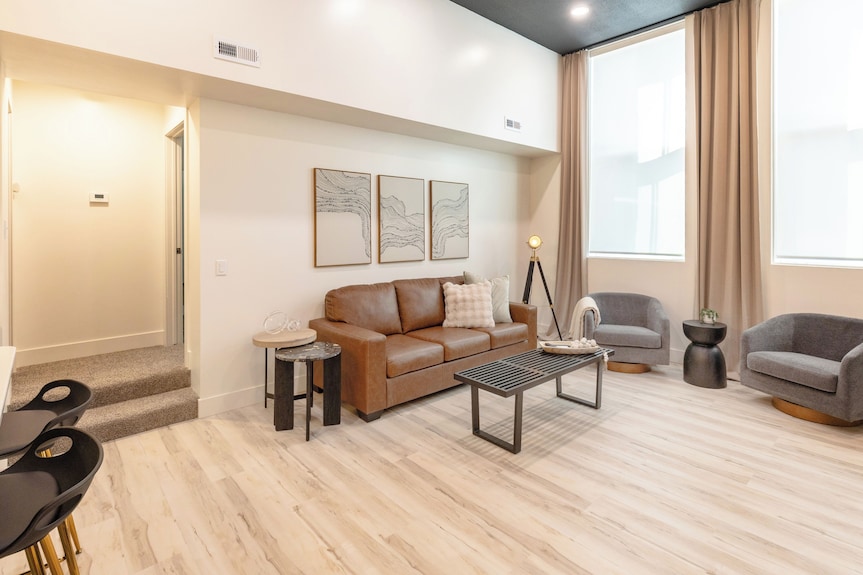 Boutique 1br Condo Walk To Memorial Stadium & Downtown - Parking - New - 링컨