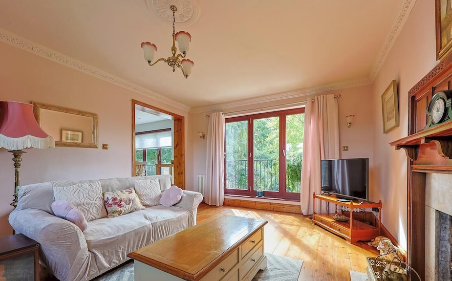 Pass The Keys | Spacious, Family Home - With Parking & Garden - 비콘스필드