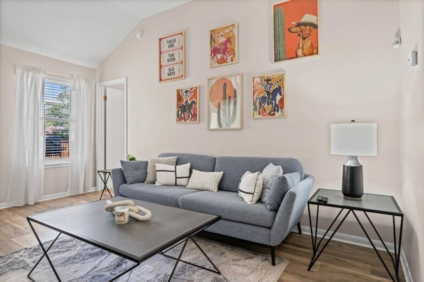 Hill Country Getaway | Games, Fire Pit & Deck - Leander, TX