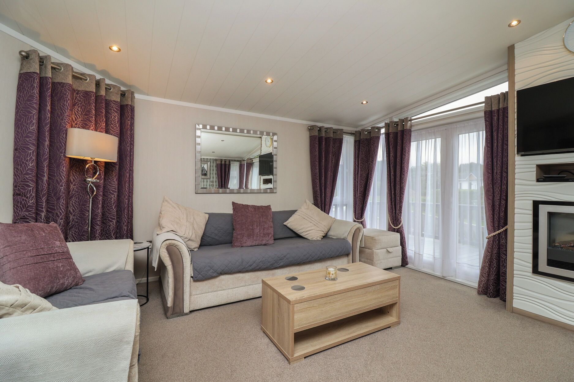 Whistler, Pet Friendly, Country Holiday Cottage In Oakley - Poole