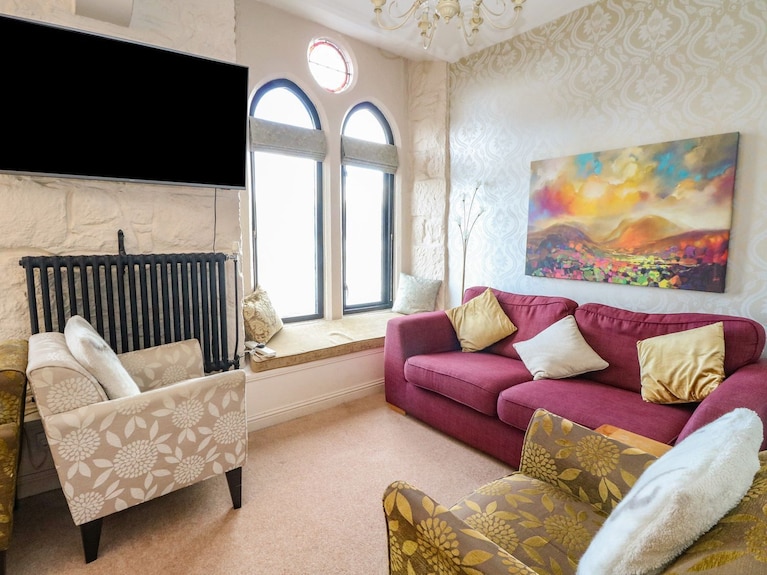 Newton Hall, Pet Friendly, Character Holiday Cottage In Inveraray - Loch Awe