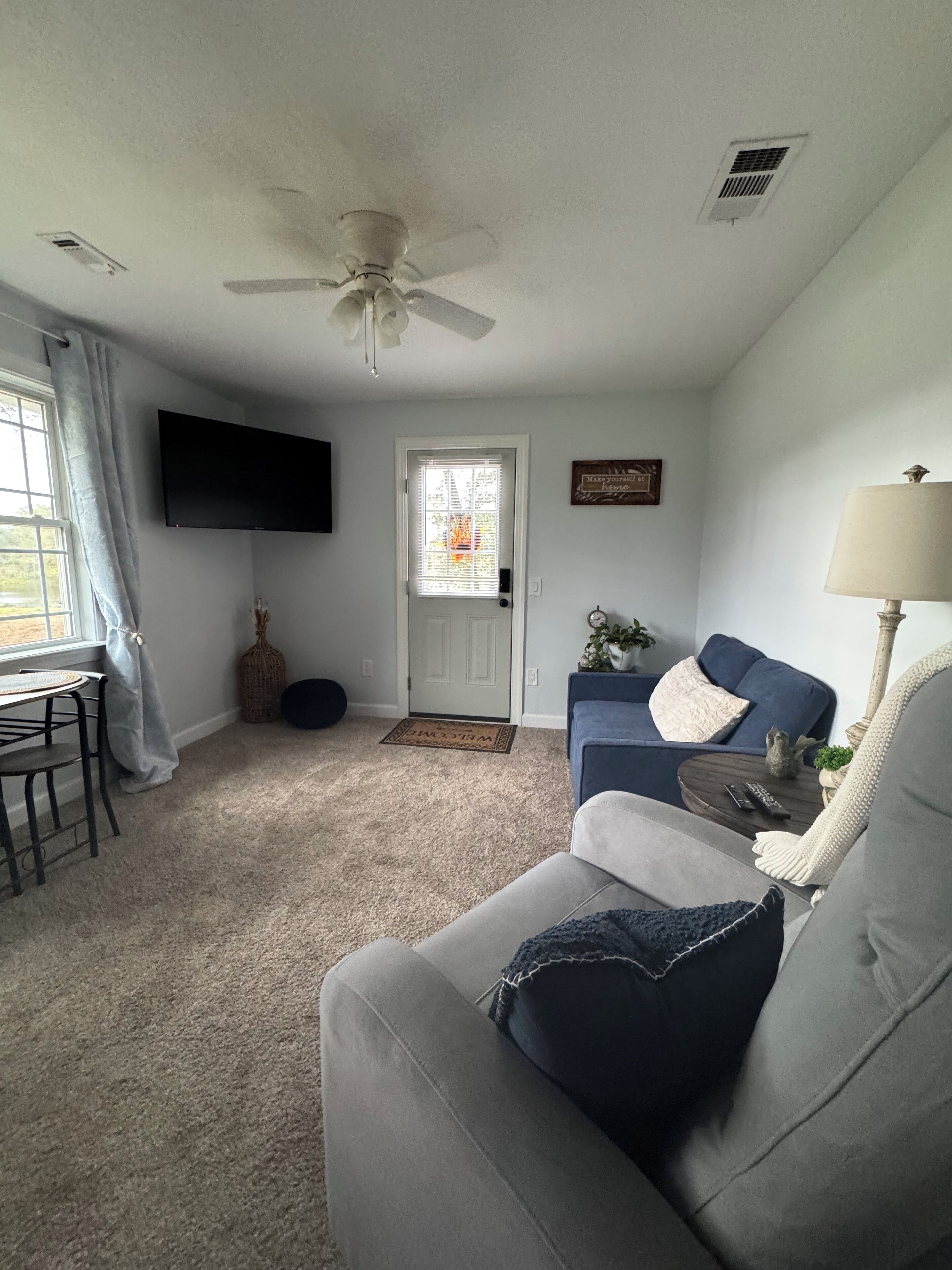Peaceful Suite With Private Deck, Master Bedroom/bathroom With Walk In Shower. - Manassas, GA