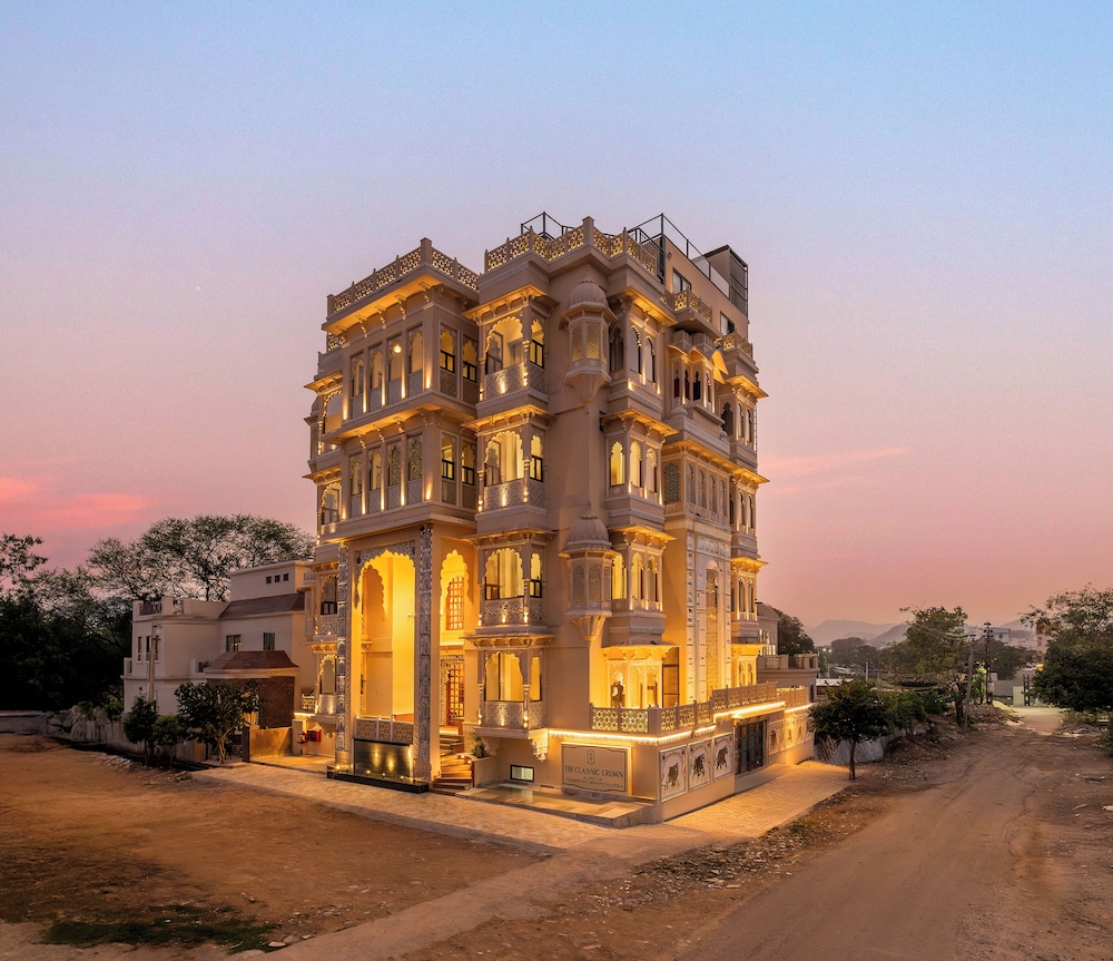 The Classic Crown Udaipur - A Luxury Hotel By Lake Pichola - Udaipur