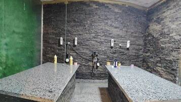 Tratamentos corporais, massagens de pedras quentes