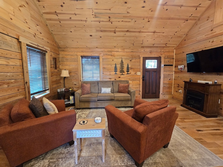 Fox Den Peaceful Lakefront Cabin On Douglas Lake - Dandridge, TN