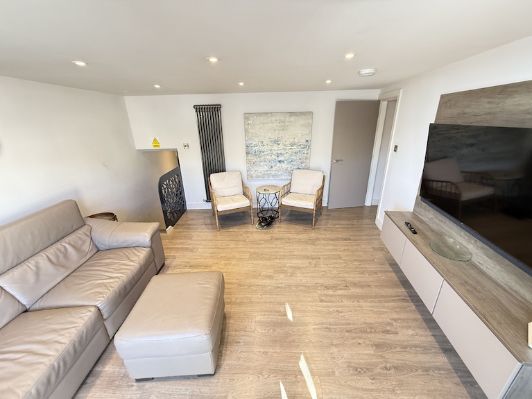 Merchants Quarters - Laguz - Sleeps 4 Guests In 2 Bedrooms - Scarborough