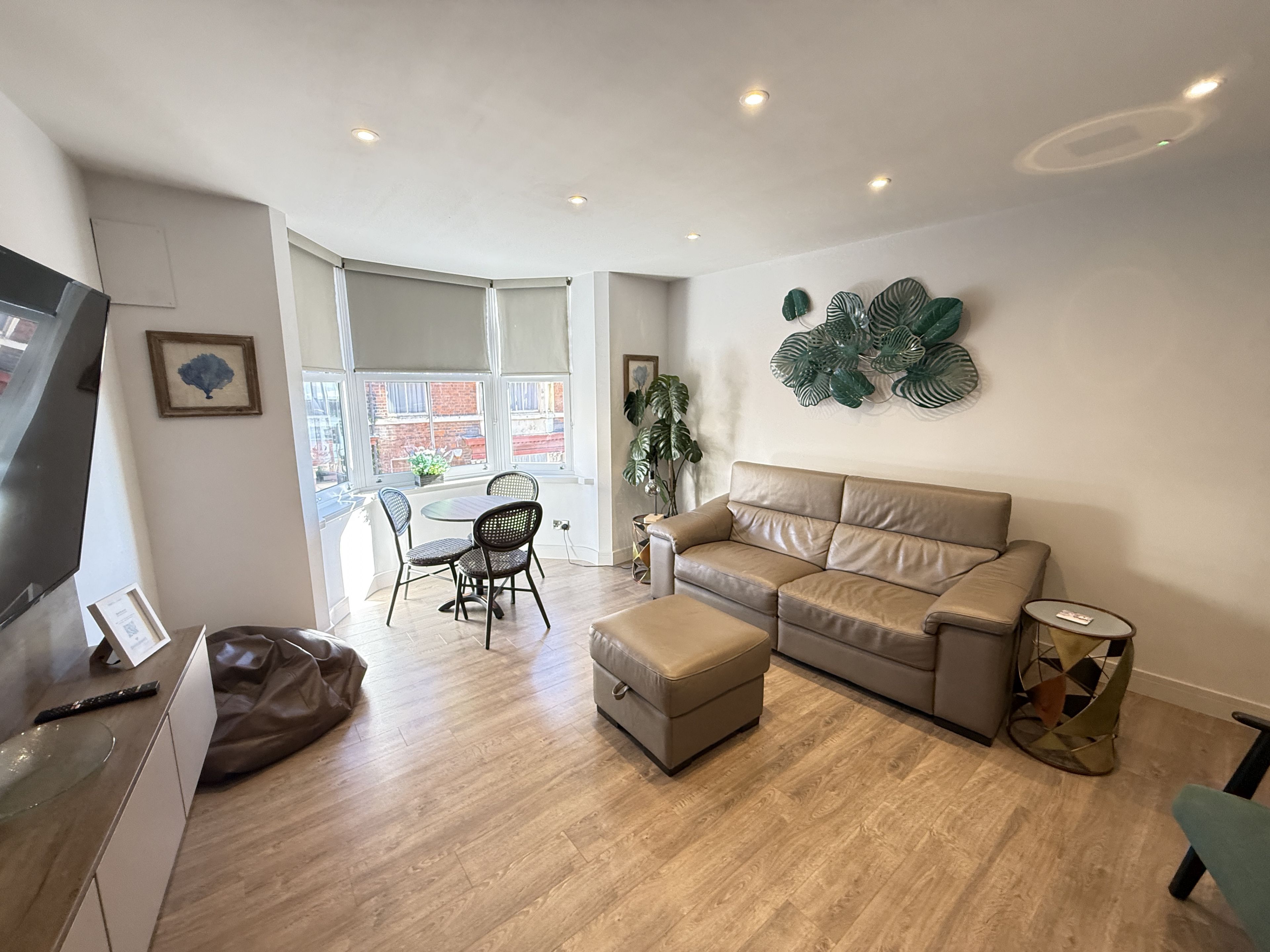 Merchants Quarters - Berkano - Sleeps 4 Guests  In 2 Bedrooms - Scarborough