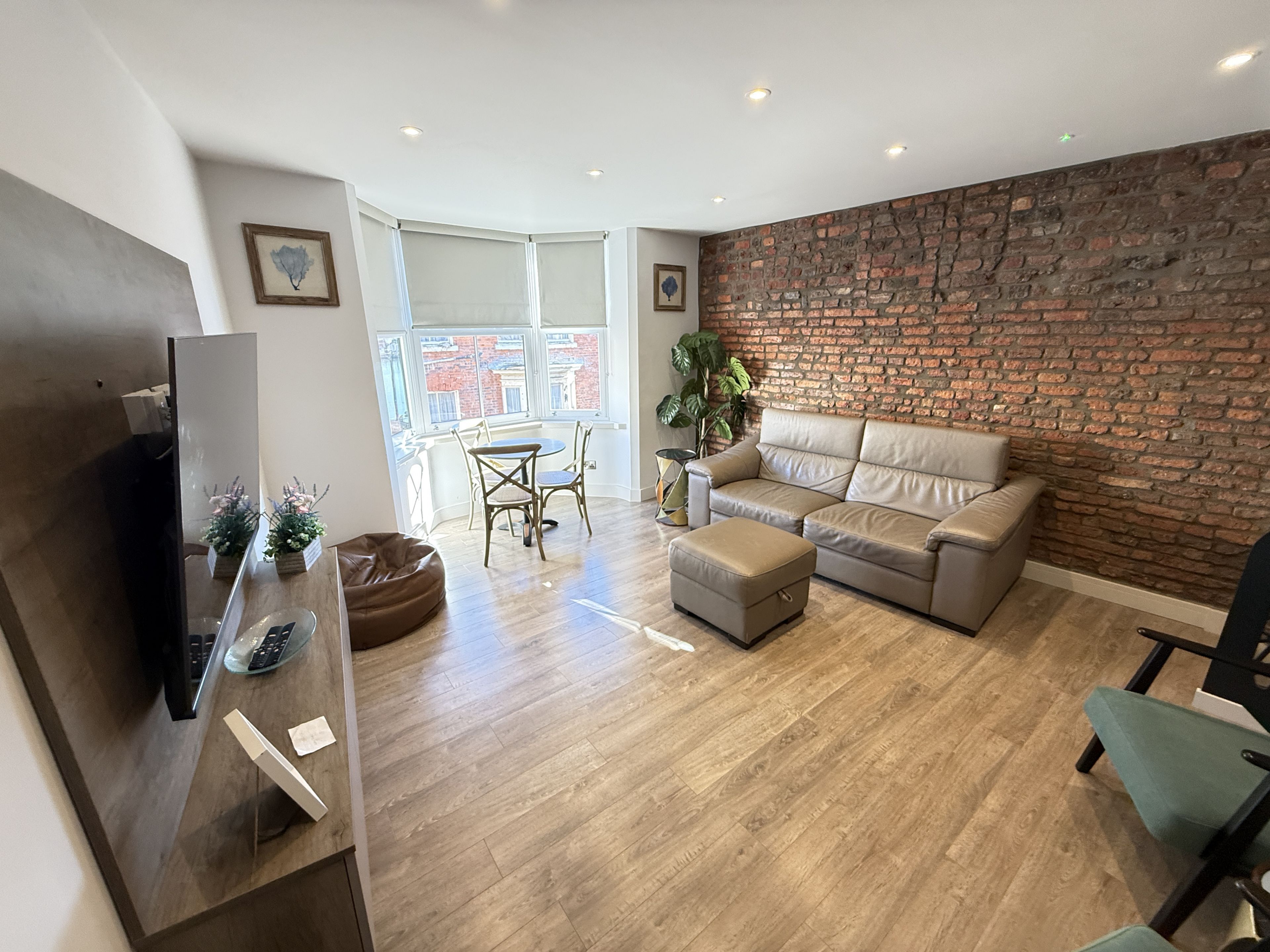 Merchants Quarters - Berkano & Othala - Sleeps 8 Guests  In 4 Bedrooms - Scarborough