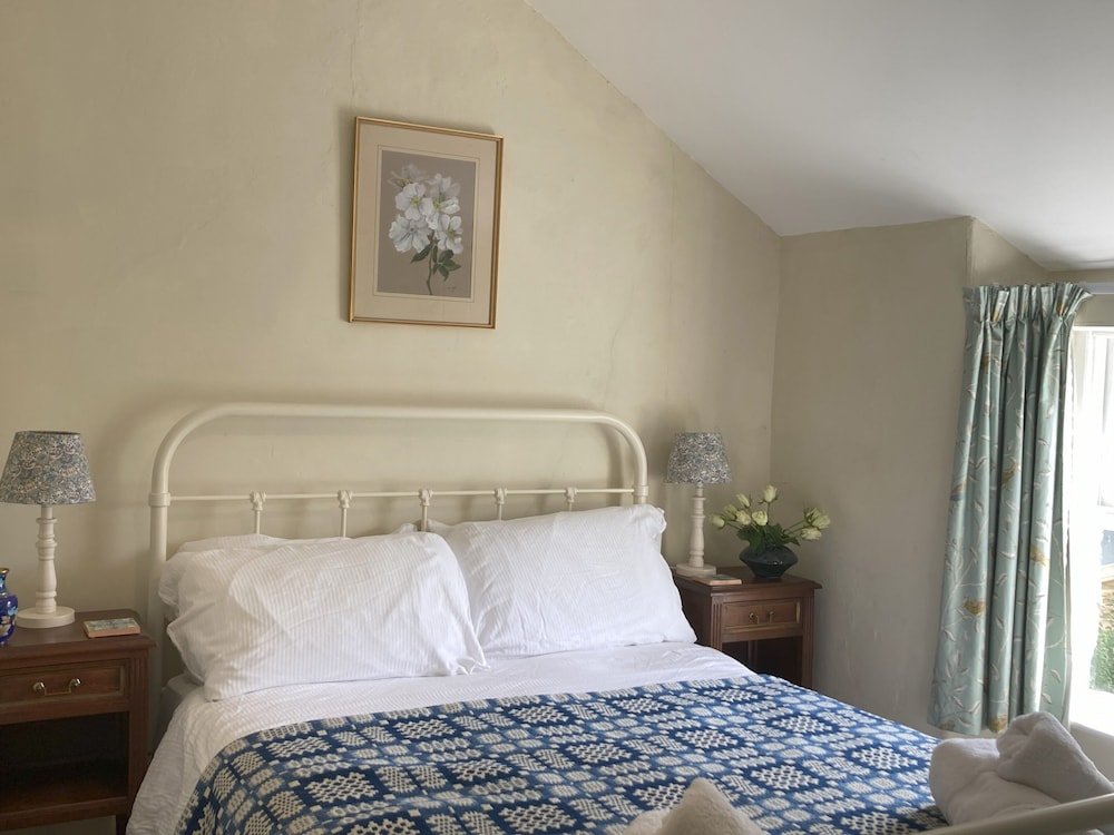 1 Penygroes cosy slate cottage within the Eryri/Snowdonia National Park ...