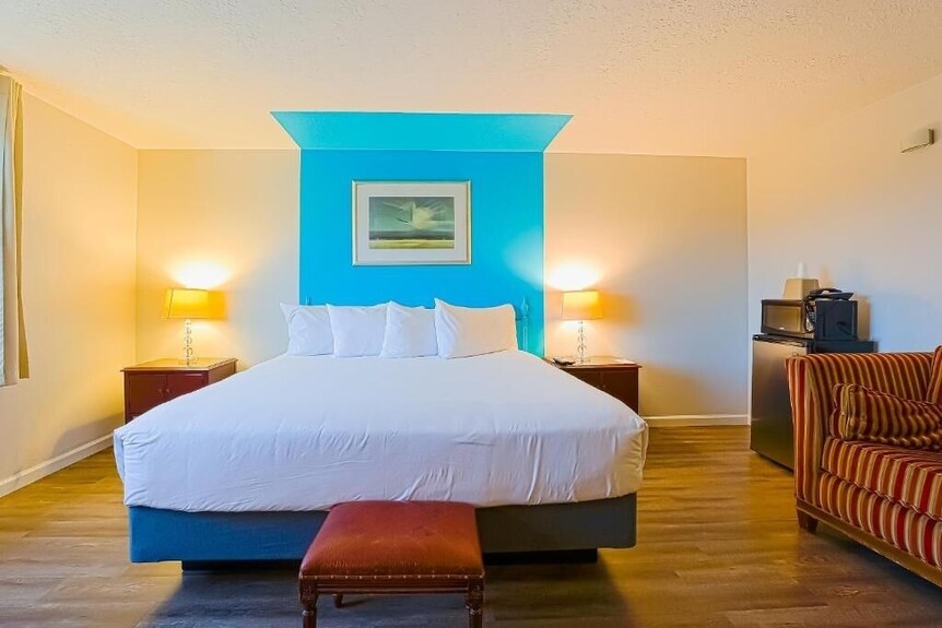 Quiet Room For Relaxation Near Local Seaside Landmarks - Seaside, OR