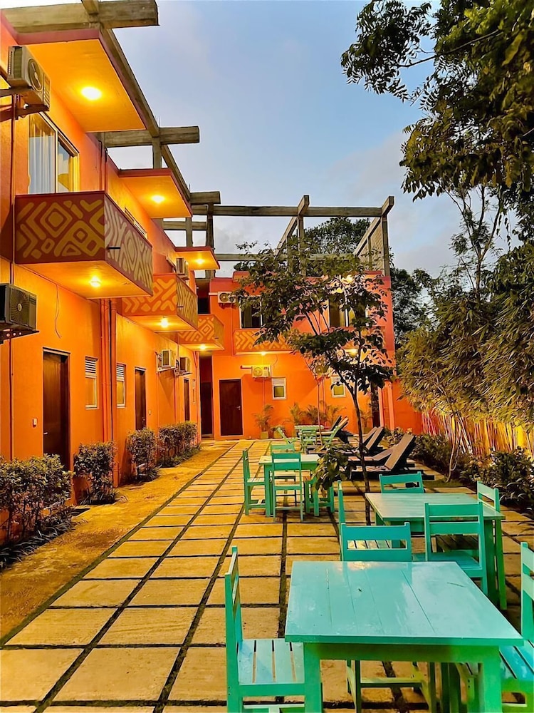 The Pink Elephant By Angam Villas - Hikkaduwa