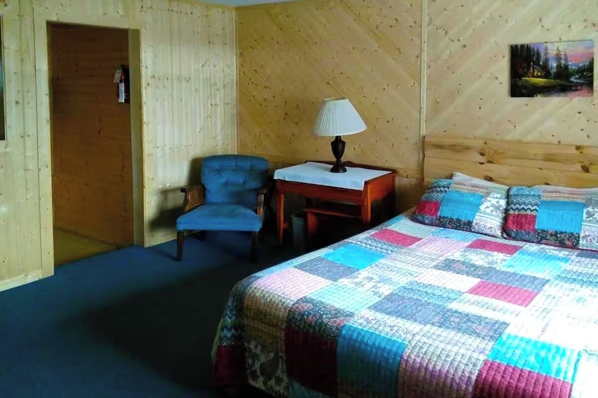 Budget-friendly Riverside Retreat For Couples Near Cherokee Attractions - Cherokee, NC