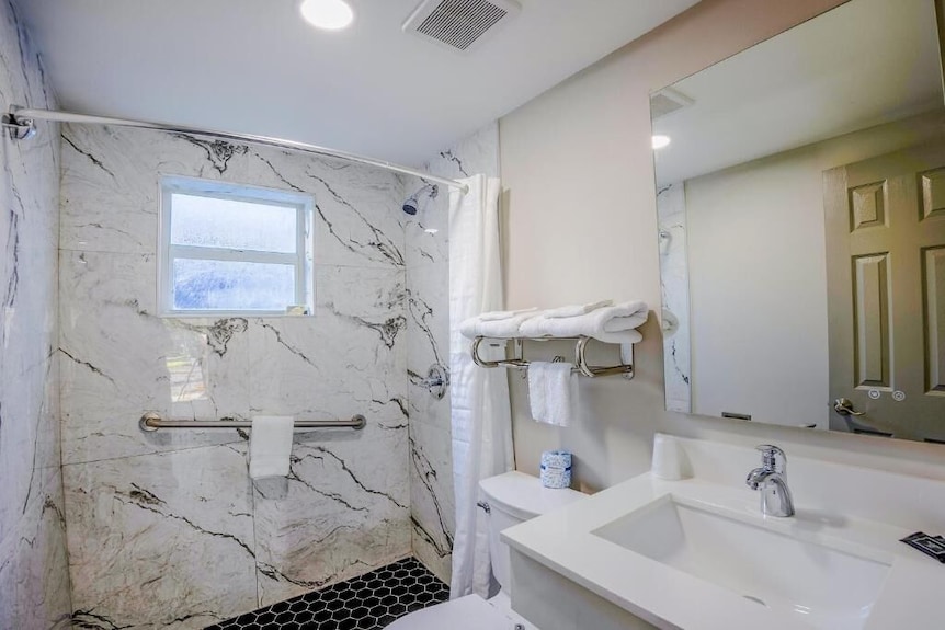 Stay In Relaxing Room By Canaveral National Seashore, Parking Included - Titusville, FL