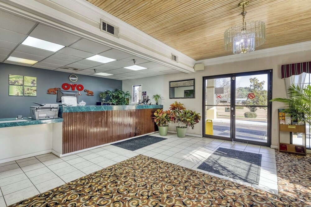 Pet-Friendly Budget Stay Near Sonic, Dairy Kream & Local Restaurants ...