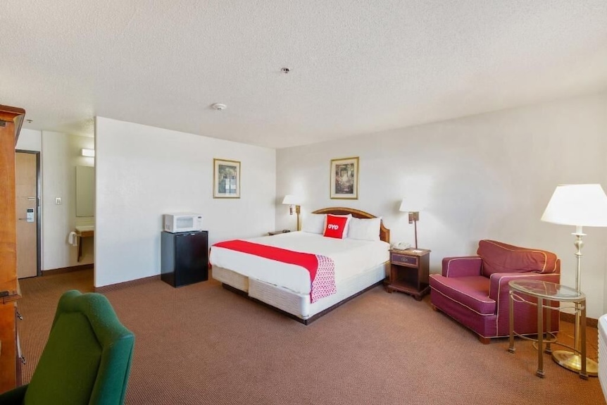 Comfortable Budget Room Near Indiana Dunes Trails & Beachfront Parks - ゲーリー, IN