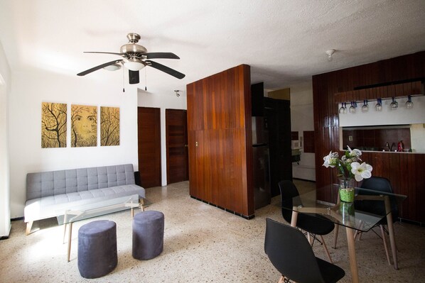 Your apartment in downtown Cancun, near Hotel Zone - WiFi, kitchen and ...