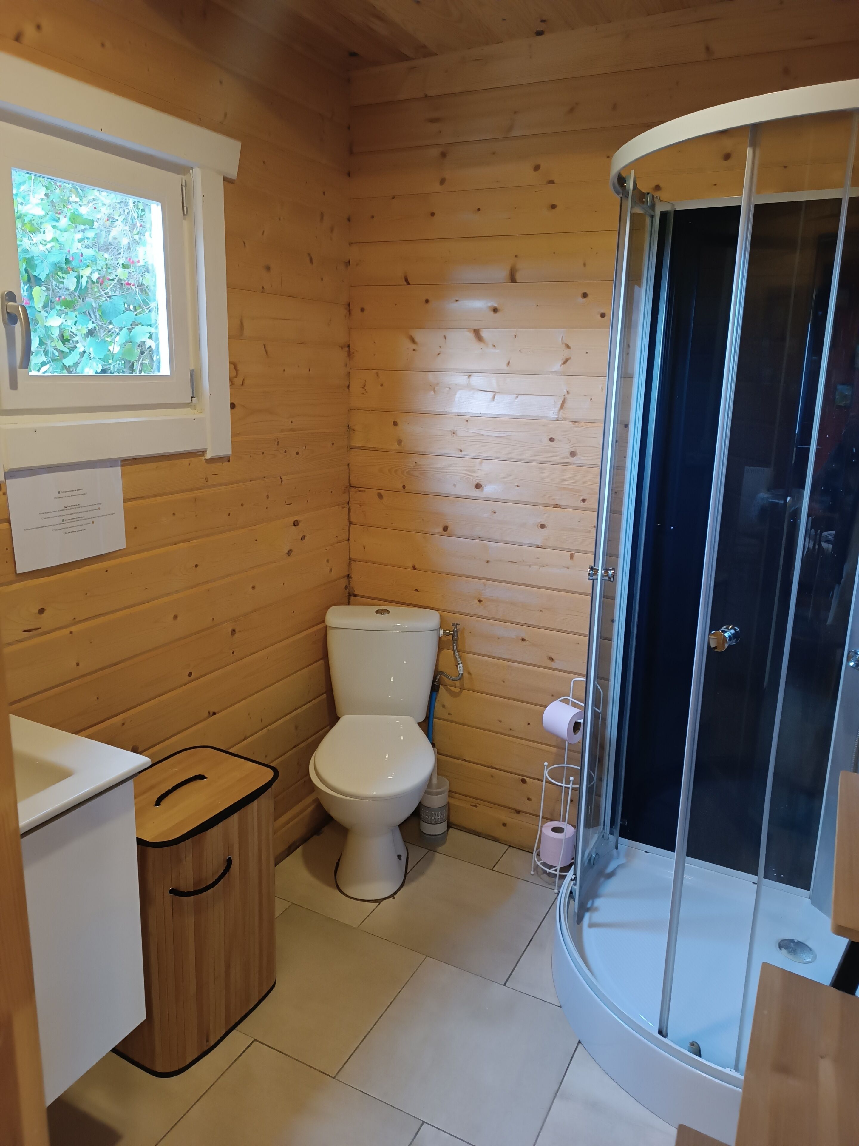 La Belle Brune (Avec Jaccuzi) - Marquise