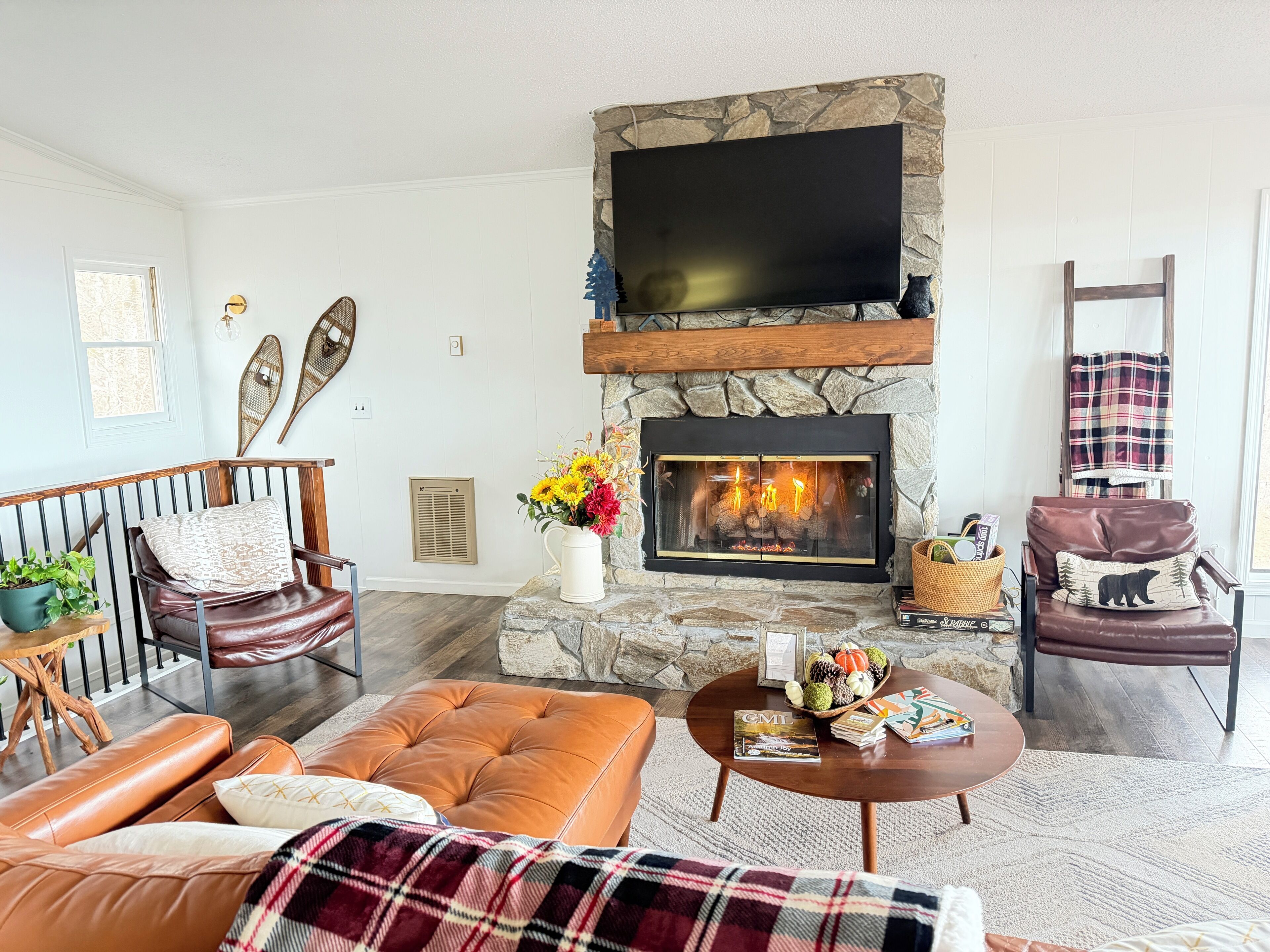 \Nfamily & Dog Friendly Beech Mountain Chalet With Views + Hot Tub - Beech Mountain, NC