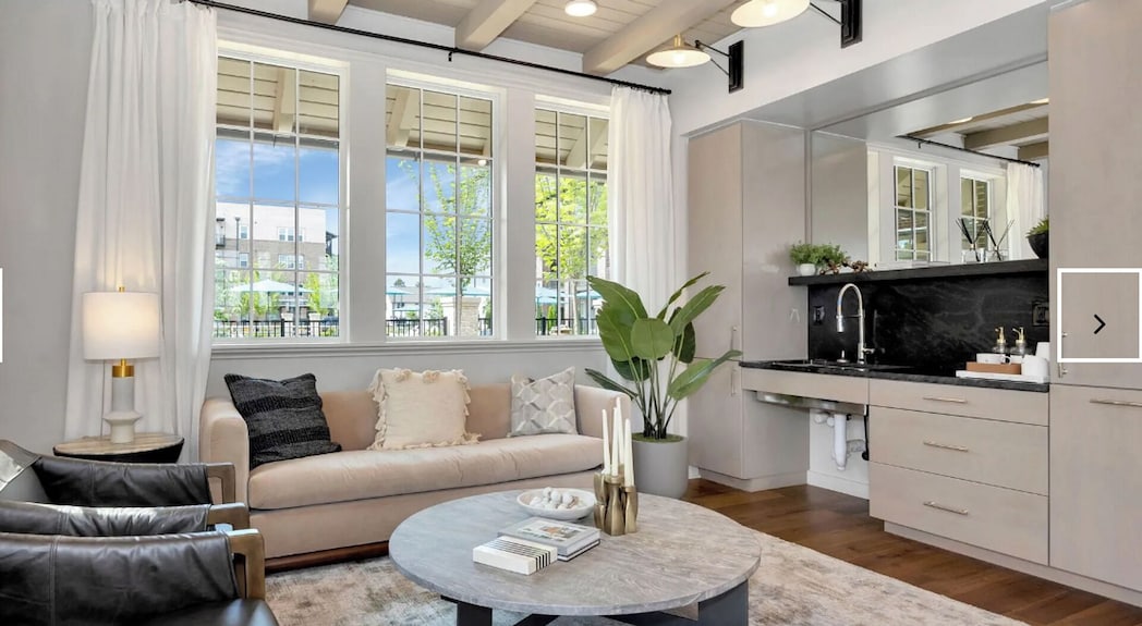 Landing | Chic 1bd, Gym, Pool - Huntsville, AL