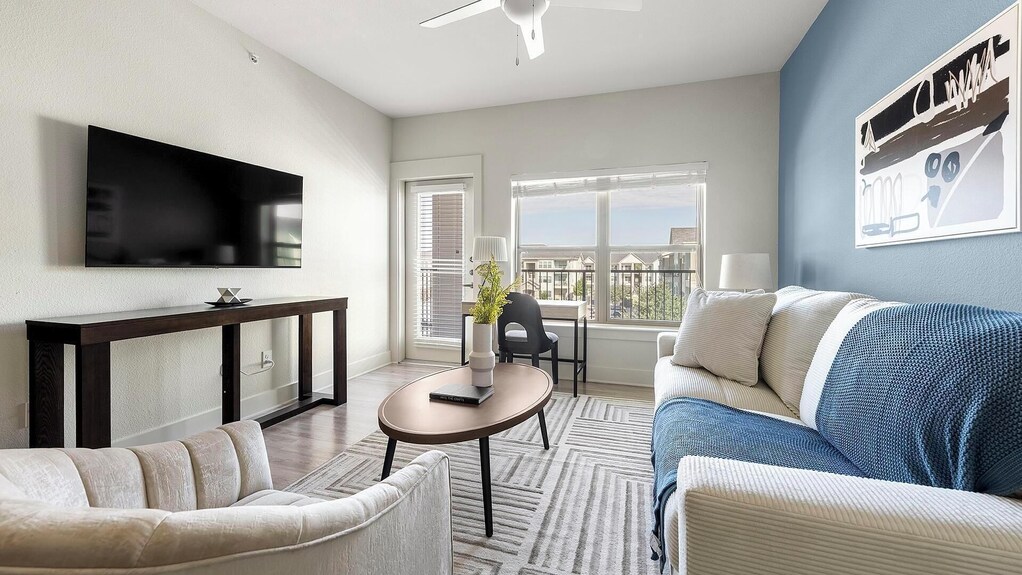 Landing | Beautiful 1bd, Clubhouse, Gym - Lockhart State Park, Lockhart