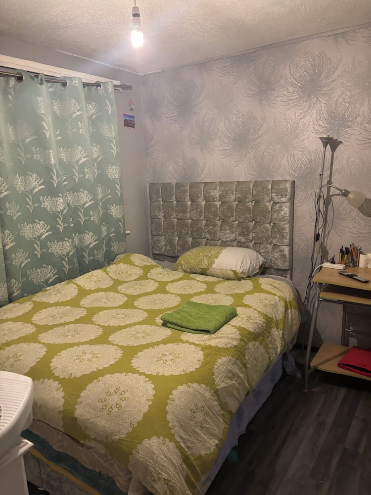 Cosy Room For Female Couple And Families - 曼徹斯特