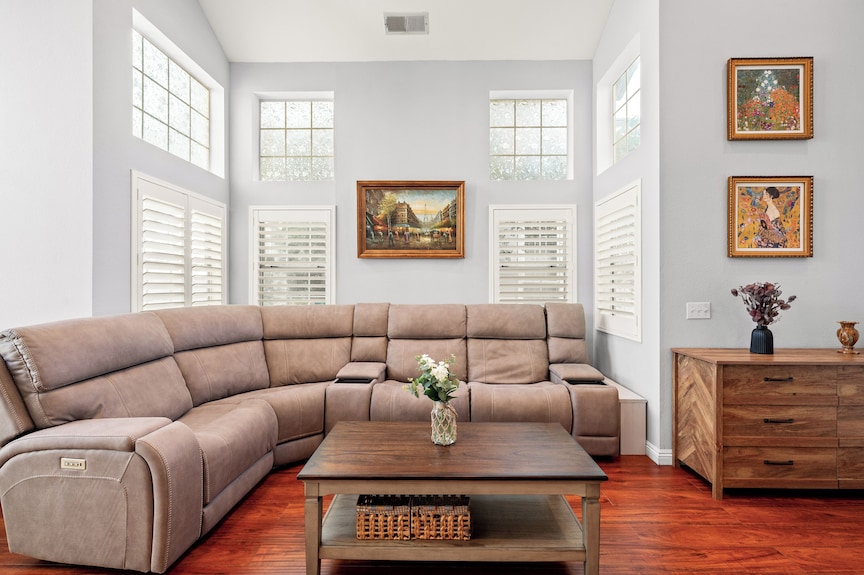 Cozy 3-bedroom Family Home Clean, Spacious & Convenient Location 6 Beds - 치노