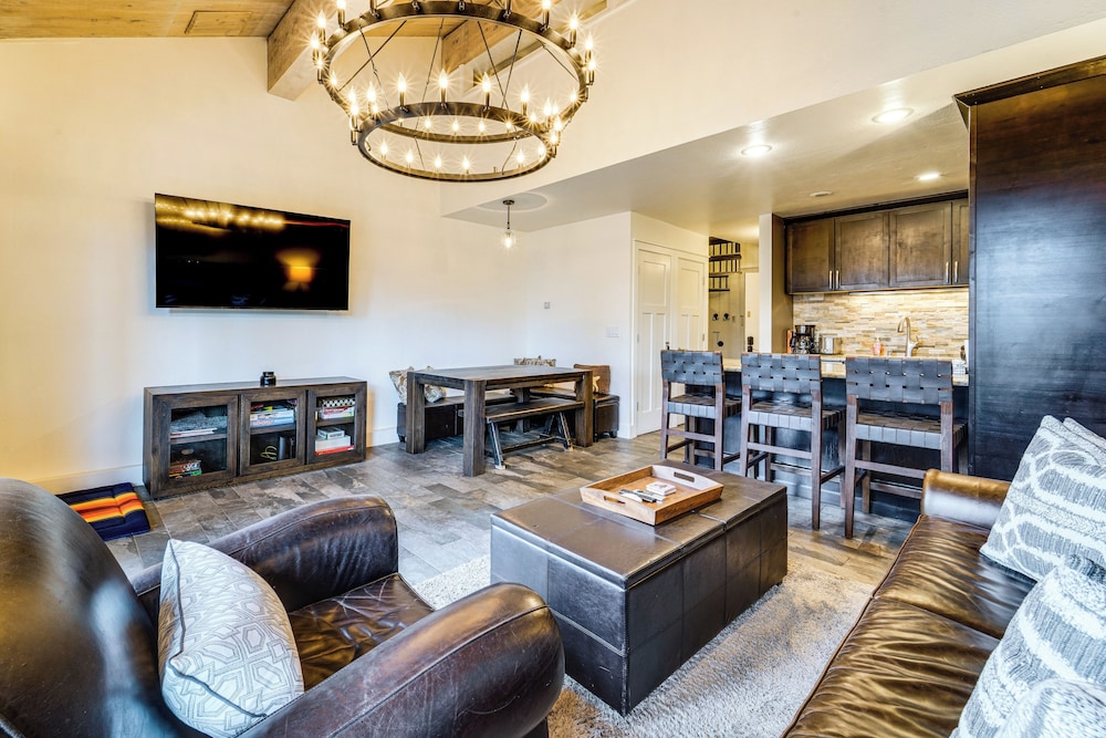 Northstar Ski-in/out Condo W/ Resort Amenities! - Lake Tahoe