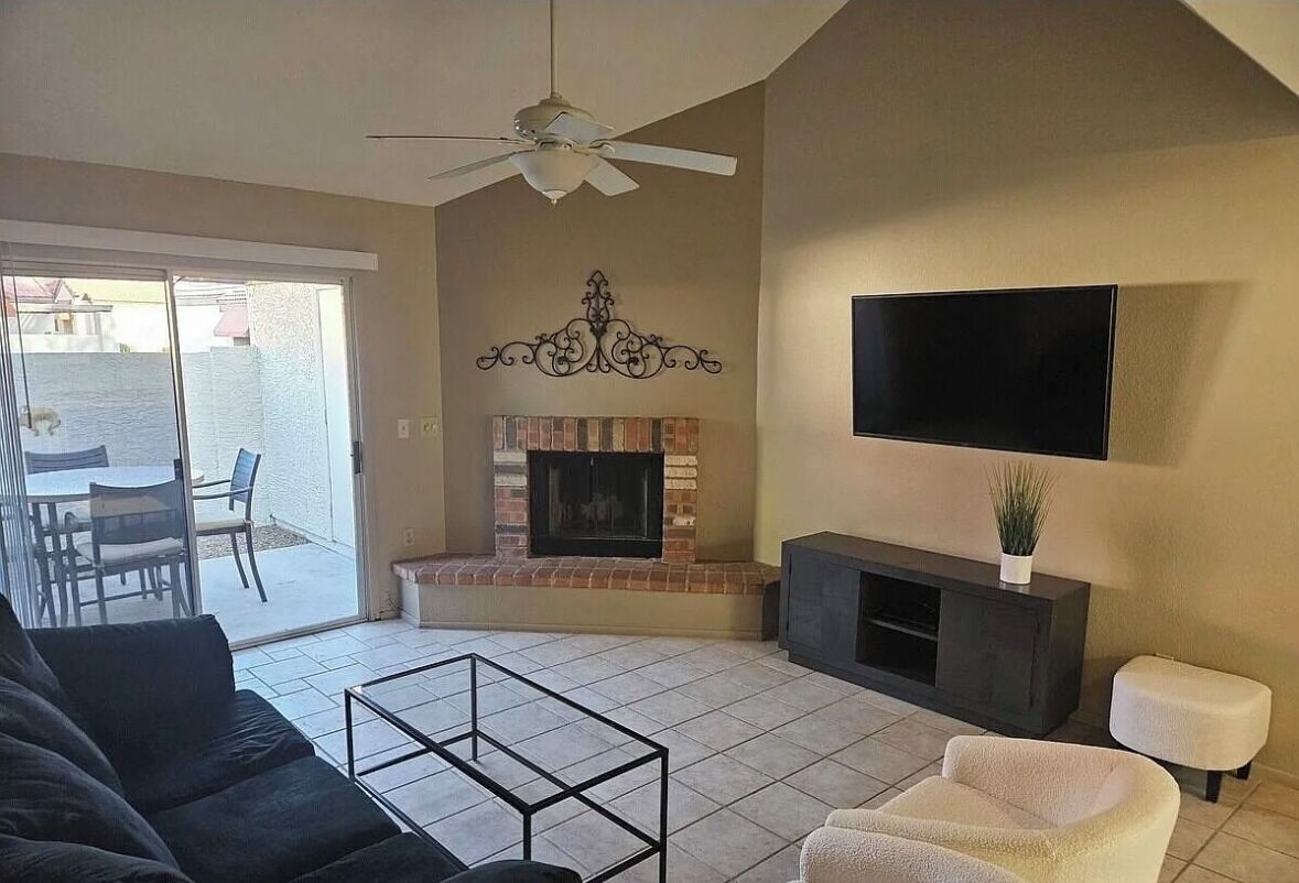 3-bedroom 2-bathroom Townhome In Tempe. - Tempe, AZ