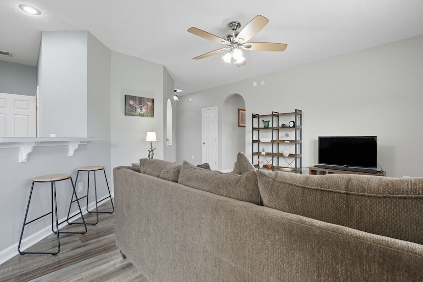 Lowcountry Escape Near Savannah | Spacious Backyard & Comforts Of Home - Savannah, GA