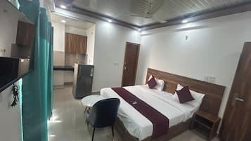 Quarto de Luxo | Secretária, ferro/tábua de engomar, Wi-fi grátis