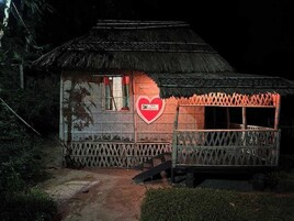 Quarto Duplo Superior, varanda, vista para o jardim | Casa de banho | Artigos de higiene pessoal grátis, toalhas fornecidas, sabão, champô