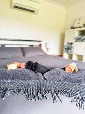 Casa, sacada, vista para o pátio | Ferros/tábuas de passar roupa, Wi-Fi de cortesia