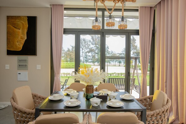 Solar Luxstay Villa - Long Beach Hotel - Móng Cái