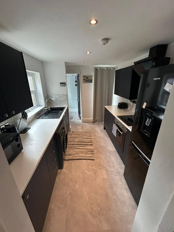 Apartamento, 4 quartos | Interior