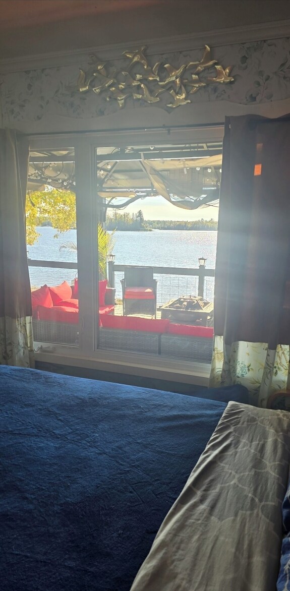 Beautiful 4-season Cottage To Retreat From A Busy Lifestyle. - Quebec