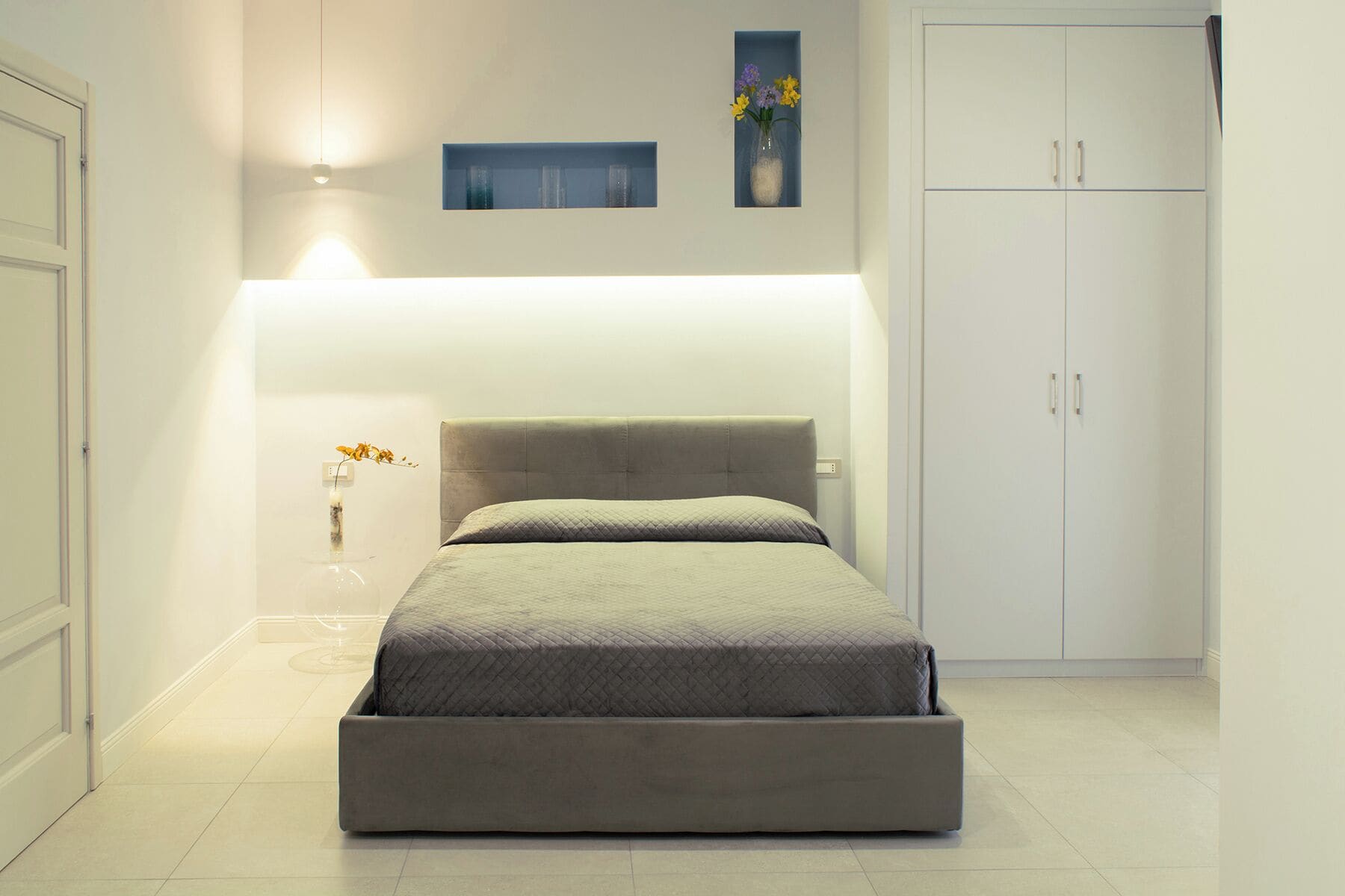 Quarto Triplo | Cofre no quarto, secretária 