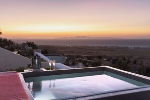 Apartamento Comfort, banheira de hidromassagem grande, vista para o mar (Aphrodete) | Vista para a praia ou o mar