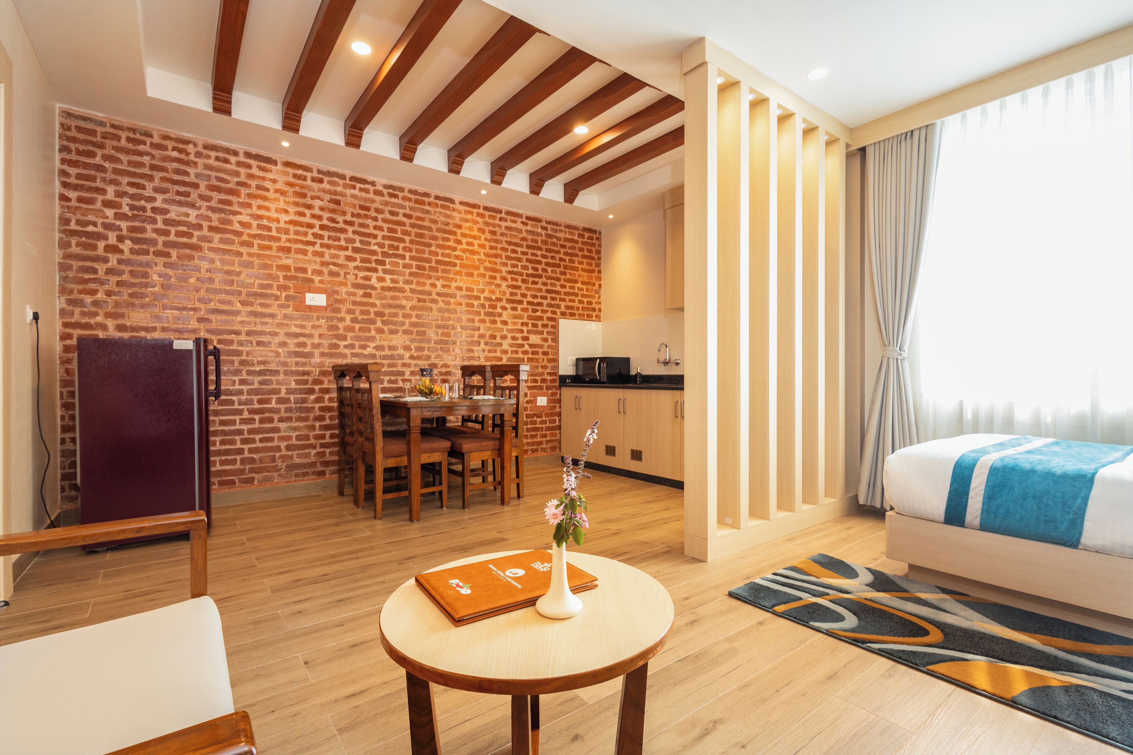Suite-Estúdio Presidencial, vista para a montanha | Minibar, cofre no quarto, secretária 