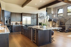 Breckenridge 48 - Four Bedroom Villa, Sleeps 13 Reviews, Deals & Photos ...