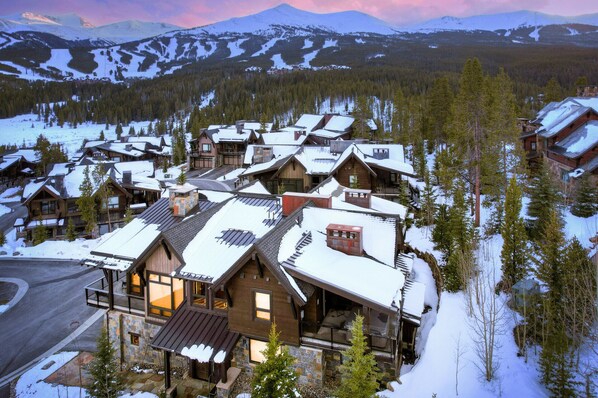 Breckenridge 48 - Four Bedroom Villa, Sleeps 13 Reviews, Deals & Photos ...
