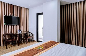 Quarto Duplo Deluxe | Secretária, secretária adequada para computadores portáteis 