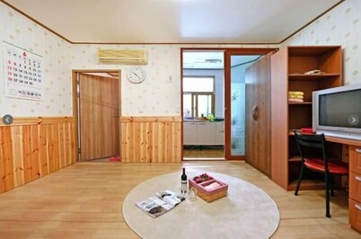 A good value for money located in the center of Jeonju Hanok Village