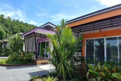 Thipburee Riverside Hotel