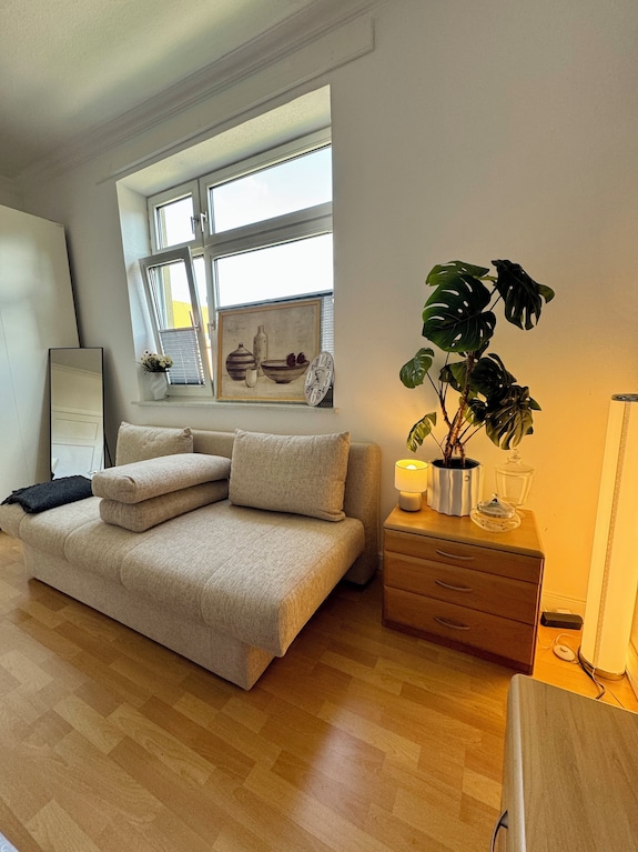 Bright, Centrally Located, And Cozy 3-room Apartment - Kiel