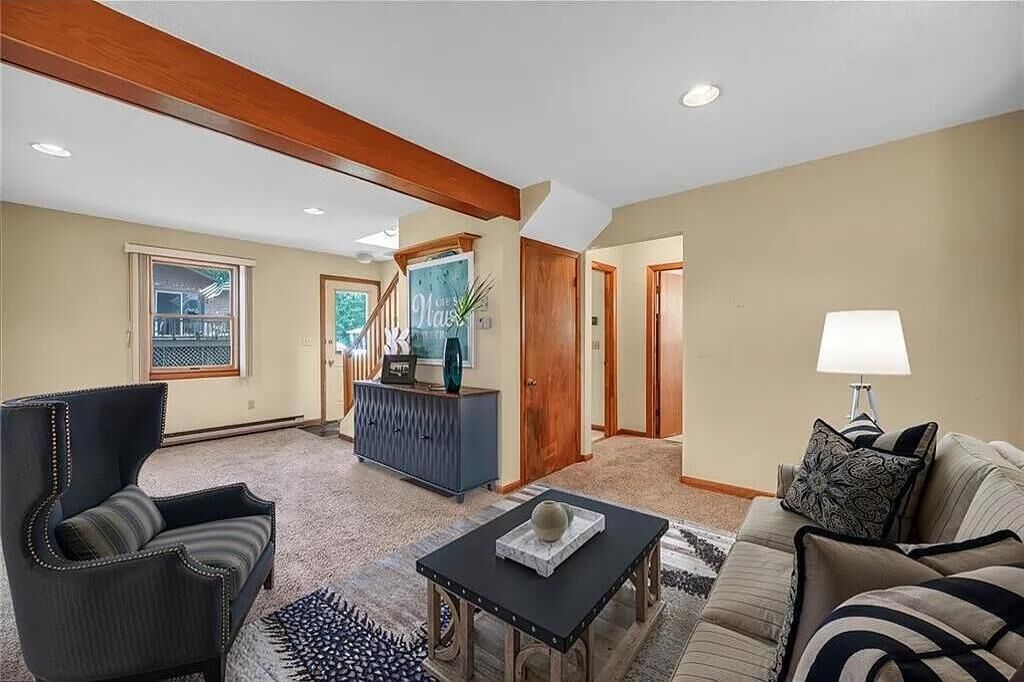 Coastal Comfort In South Kingstown  Newly Renovated Beach Retreat - Charlestown, RI